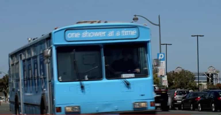 Coup de cœur : le bus qui offre une douche aux sans-abris - GoodPlanet mag'