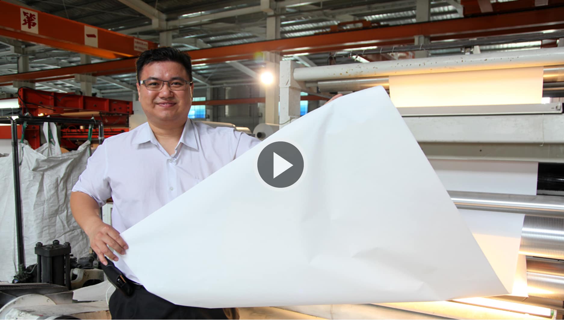 #Shamengo, Henry Liang fabrique du papier en pierre - GoodPlanet mag'